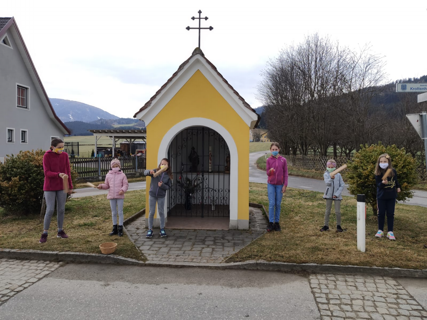 Marktgemeinde Weißkirchen | „Ratschen“ der Maria Bucher Ministranten
