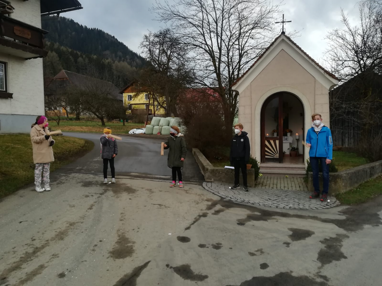 Marktgemeinde Weißkirchen | „Ratschen“ der Maria Bucher Ministranten